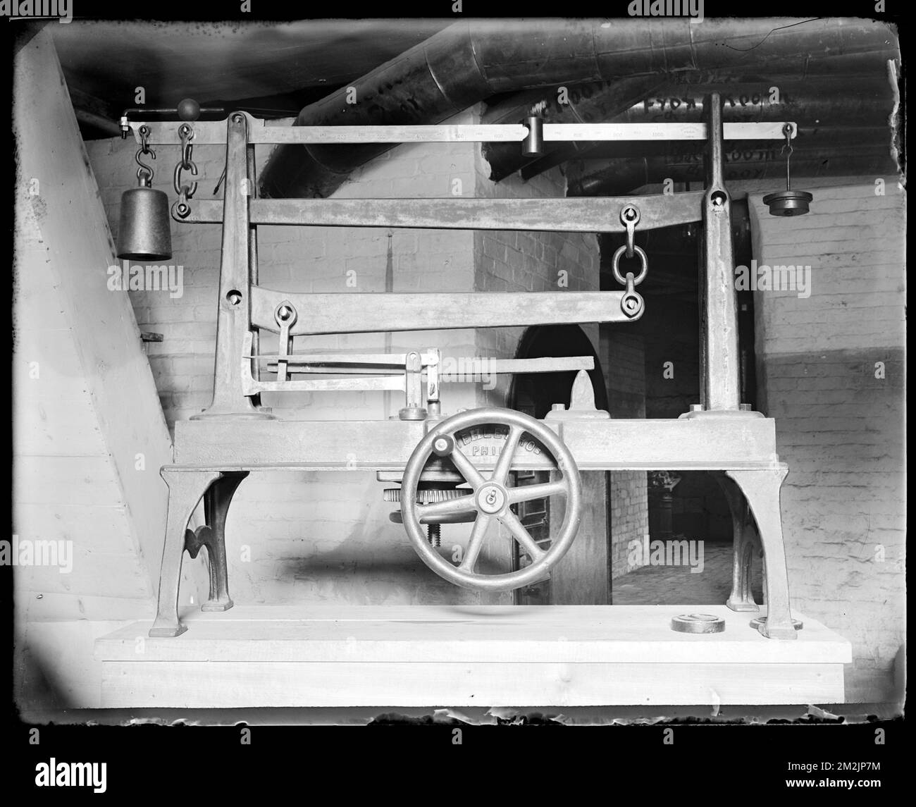 Transverse testing machine Black and White Stock Photos & Images - Alamy