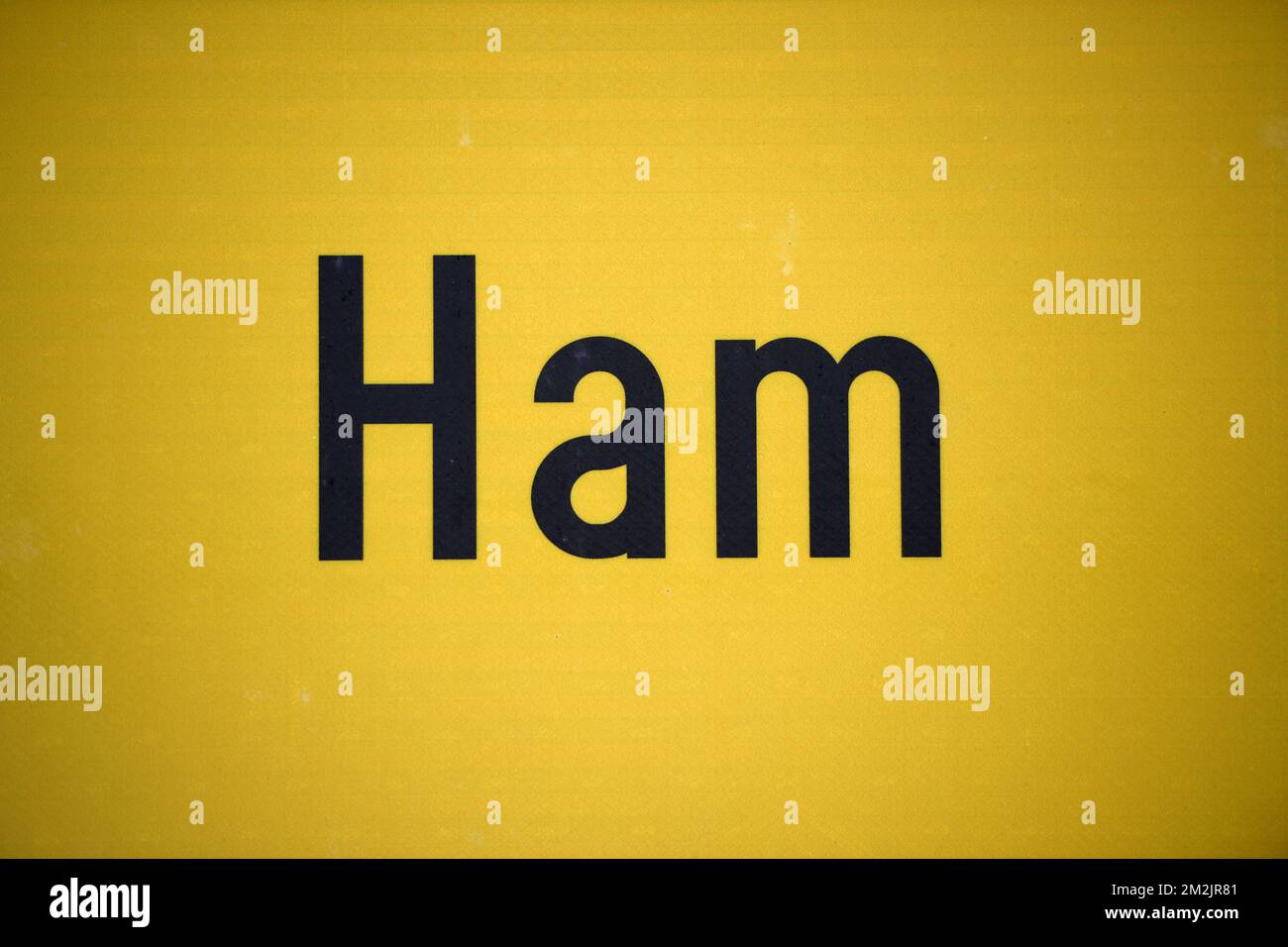 Illustration shows the name of the Ham municipality on a road sign ...