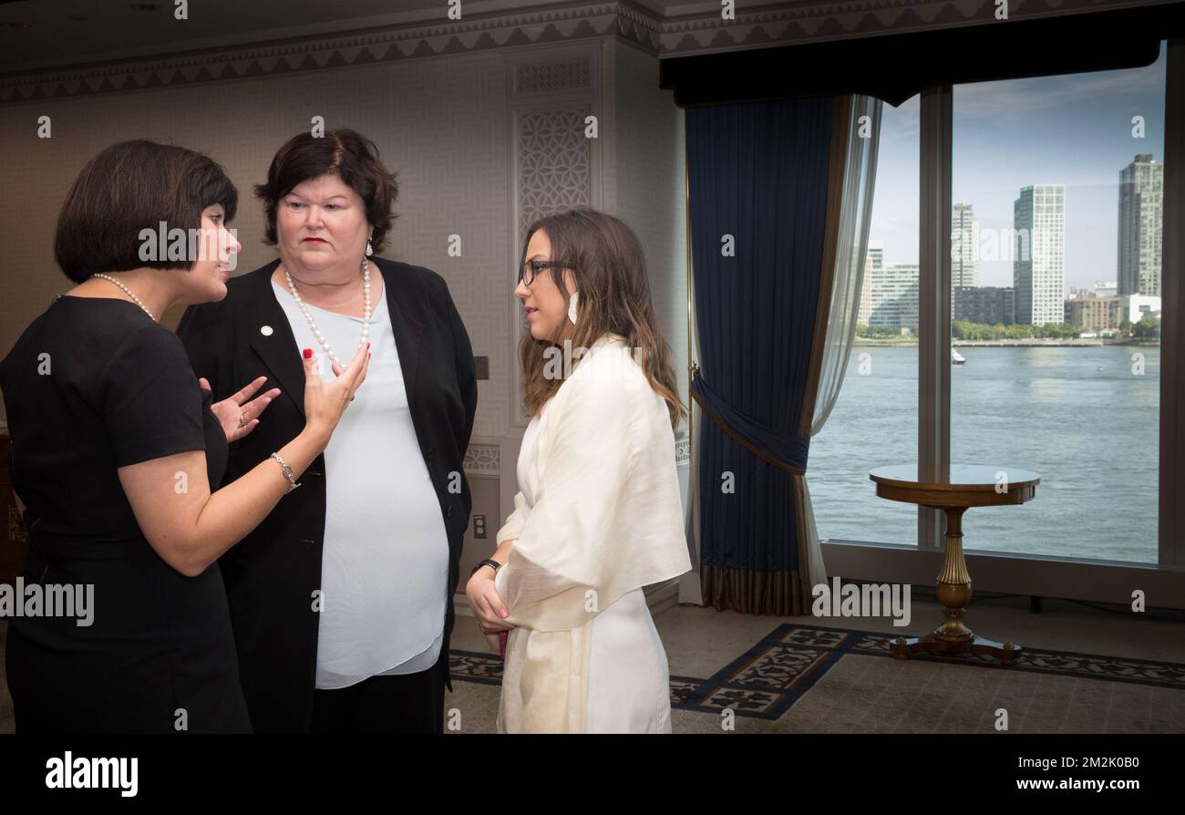 Veronica taylor hi-res stock photography and images - Alamy