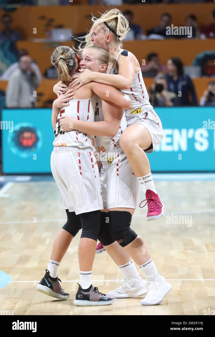 Belgian Cats Julie Allemand, Belgian Cats Hanne Mestdagh and Belgian ...