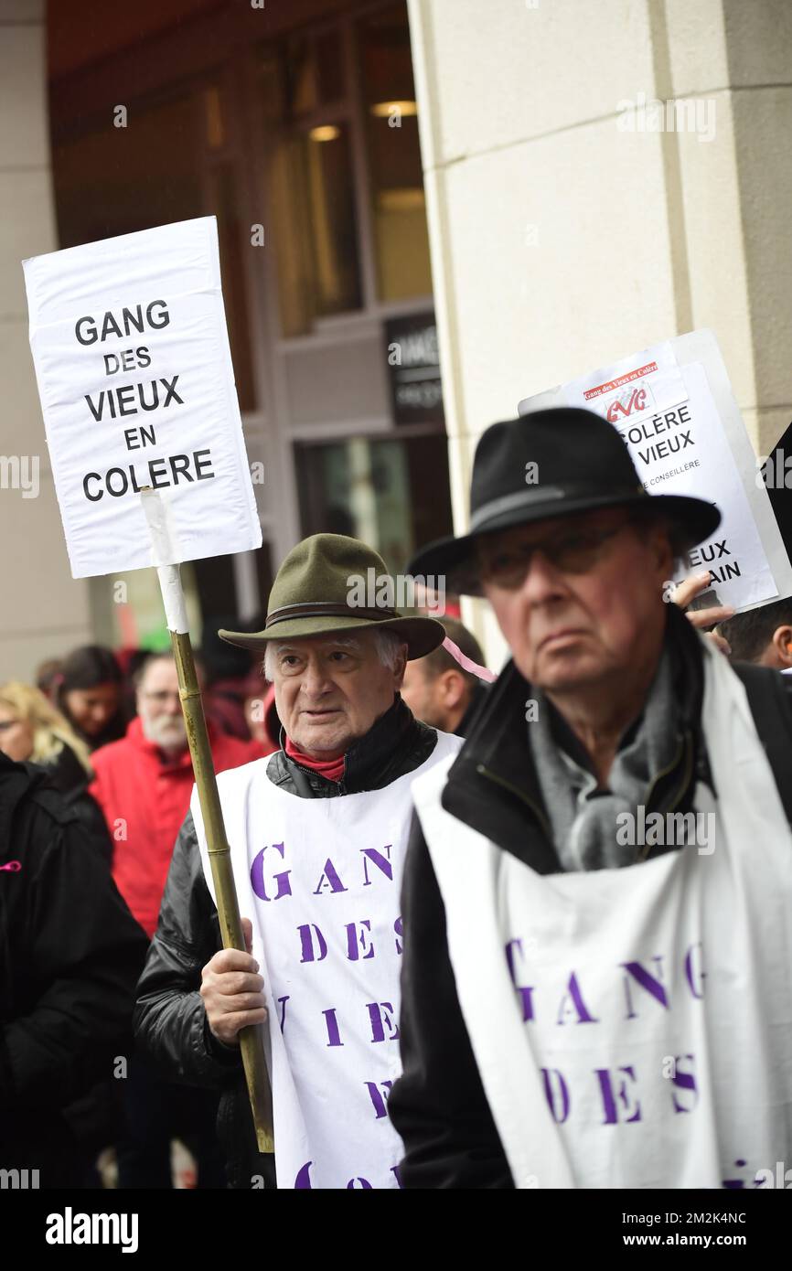 Gang des vieux en colere hi-res stock photography and images - Alamy