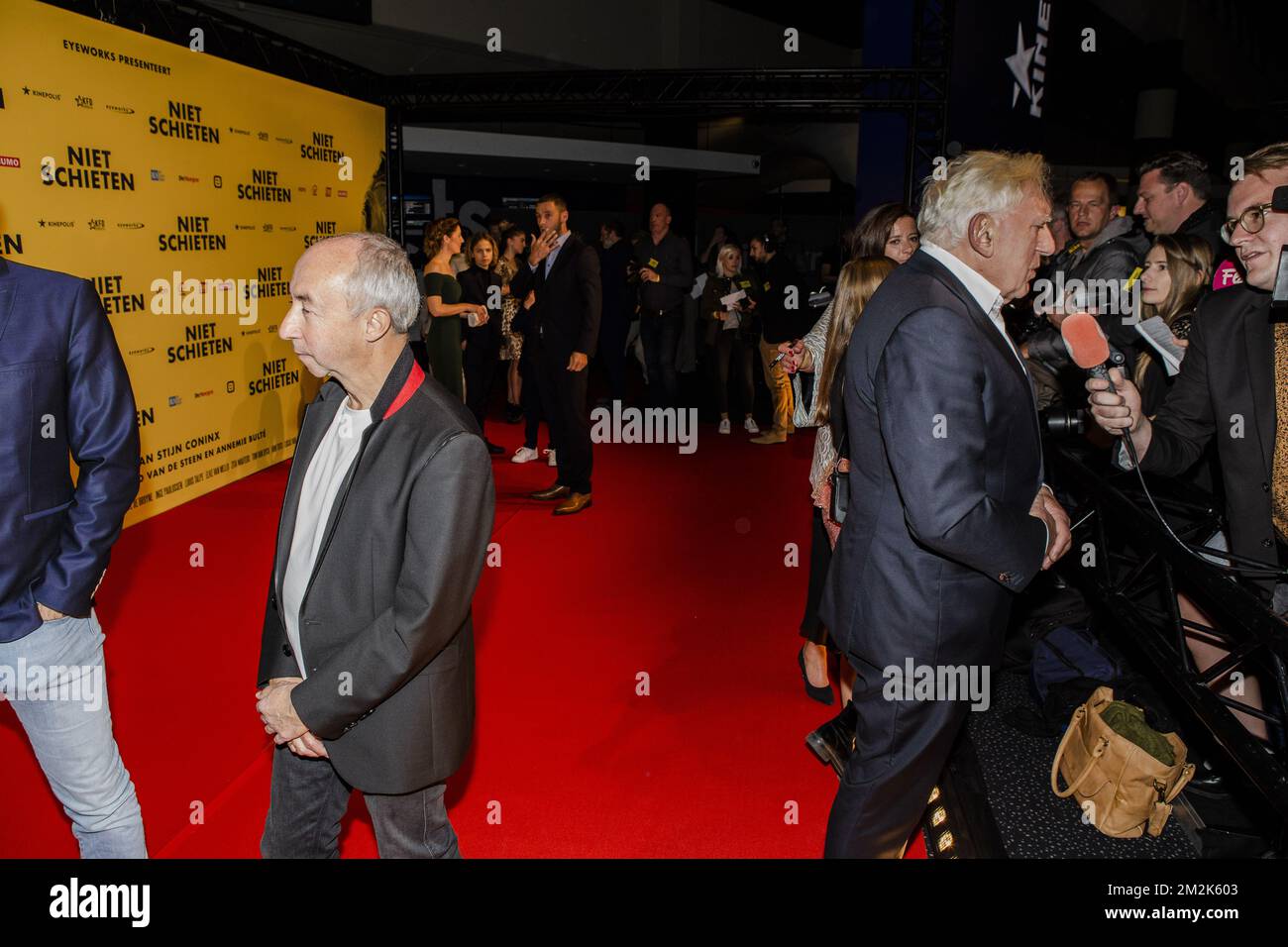 Actor attacks hi-res stock photography and images - Alamy