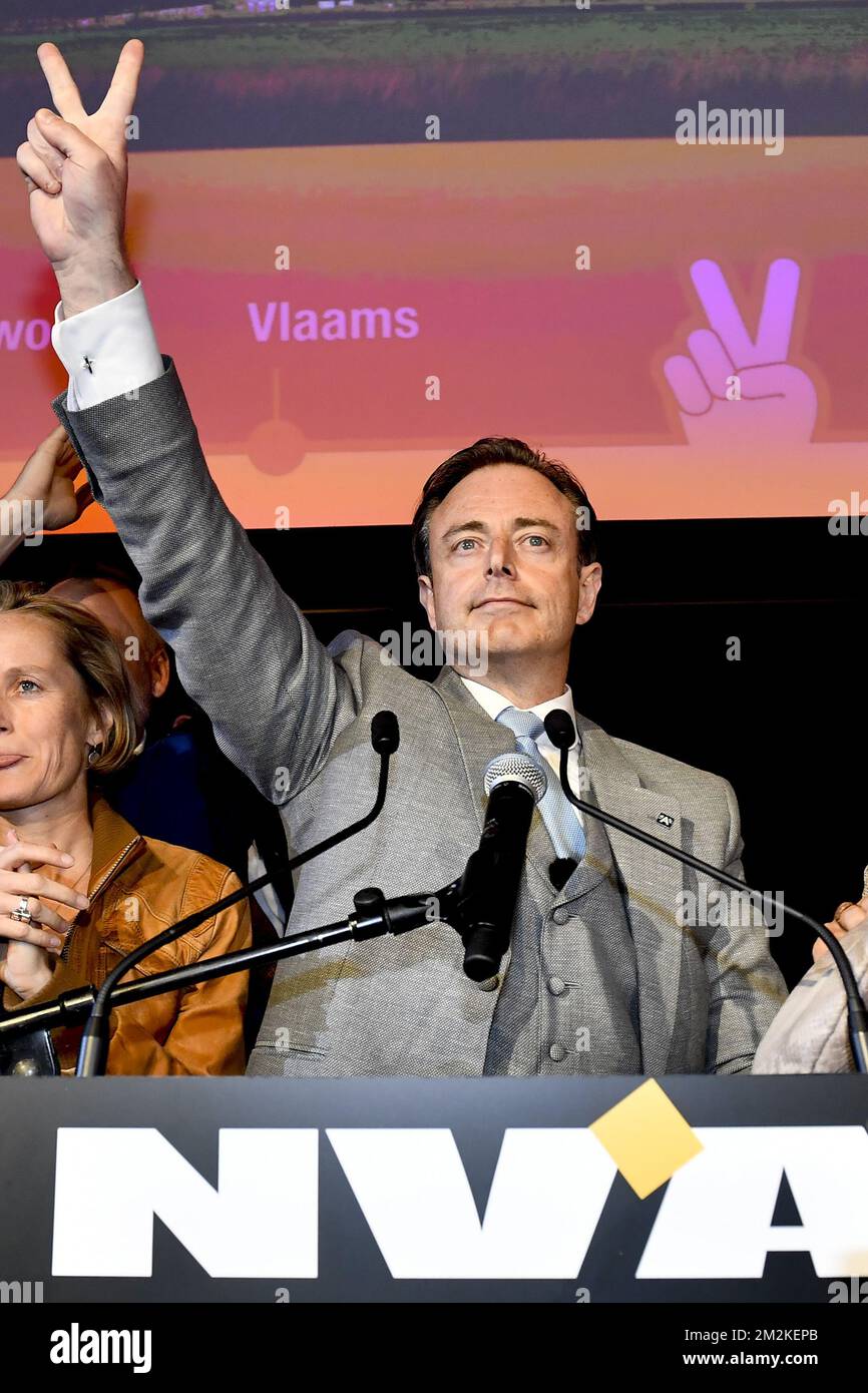 Antwerp Mayor Bart De Wever makes the victory V sign with his right ...