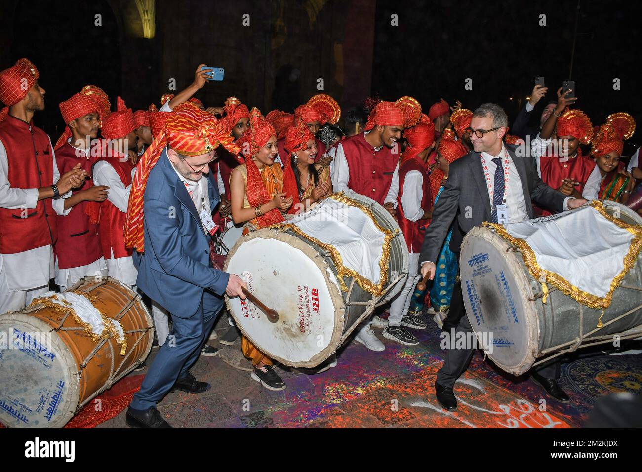 Mumbai, India. 13th Dec, 2022. A foreign delegate wearing a traditional ...