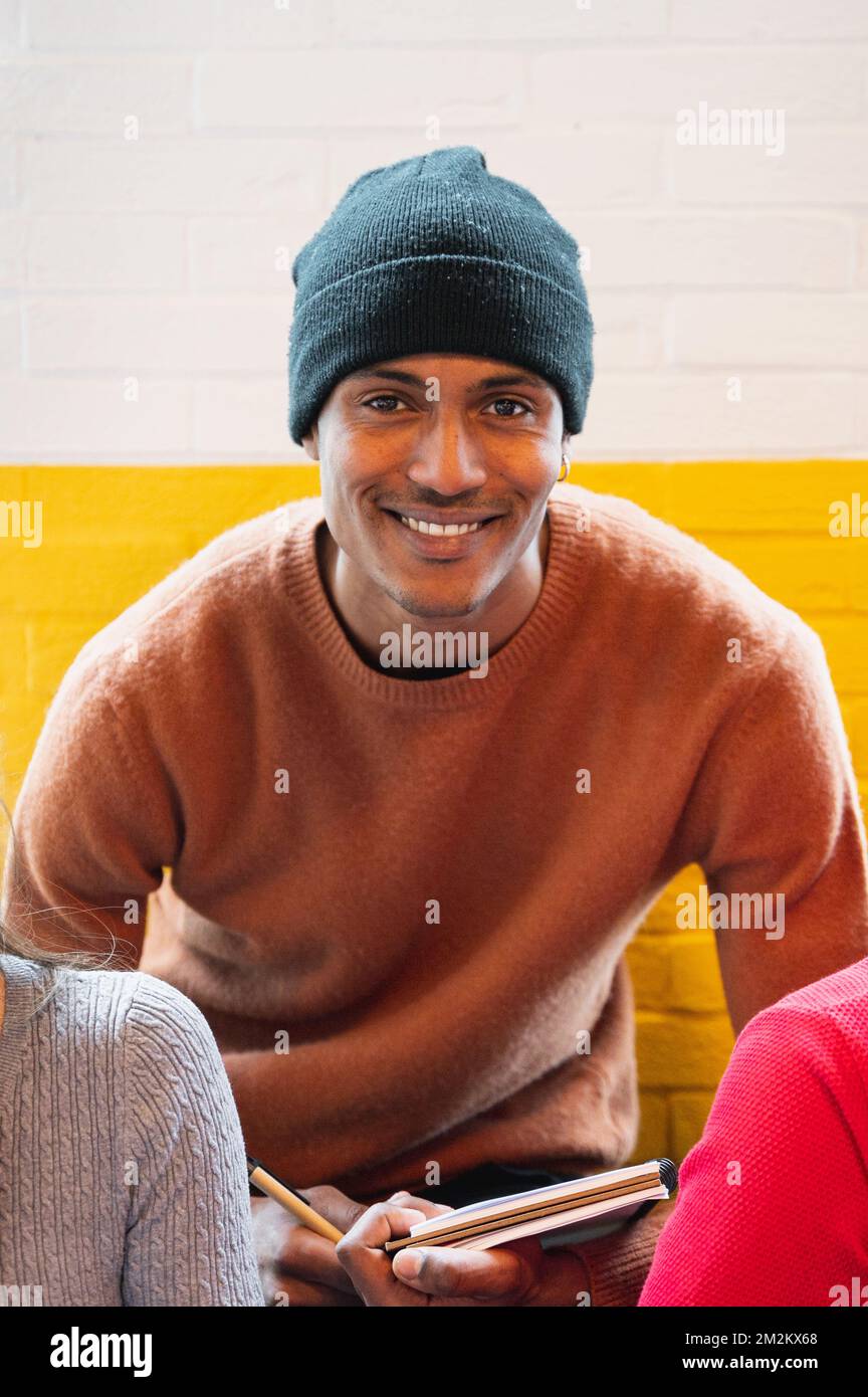 Man looking detail hi-res stock photography and images - Alamy