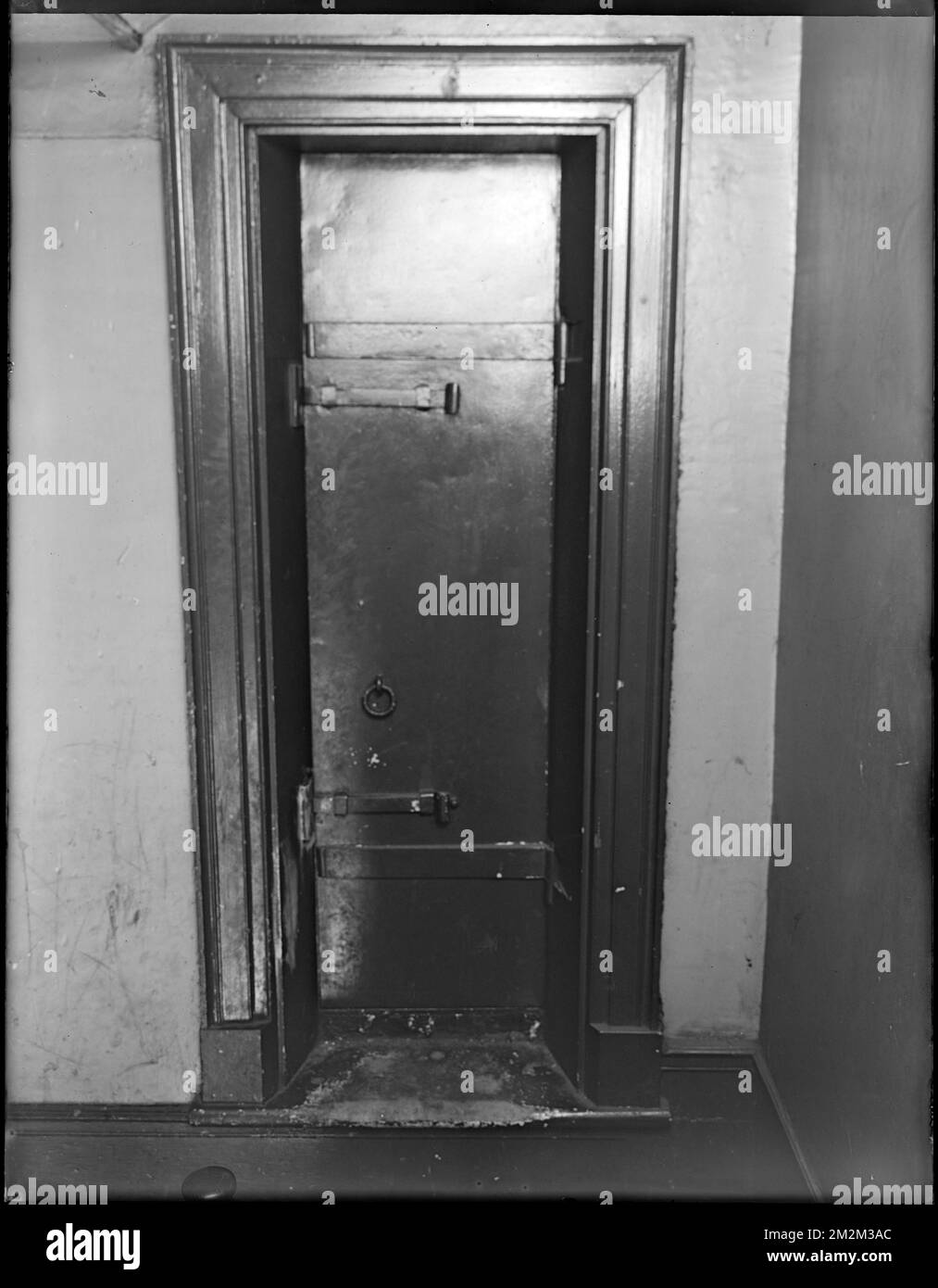 Door between two horse walls at Timothy Dodd House, 190 Salem Street ...