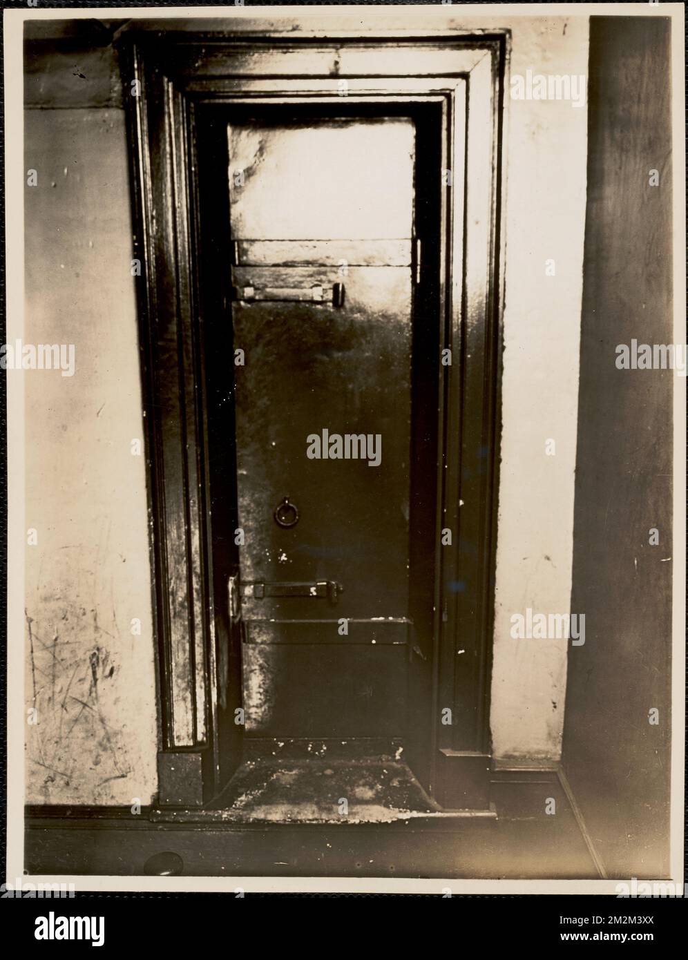 Door between two horse walls at Timothy Dodd House, 190 Salem Street ...