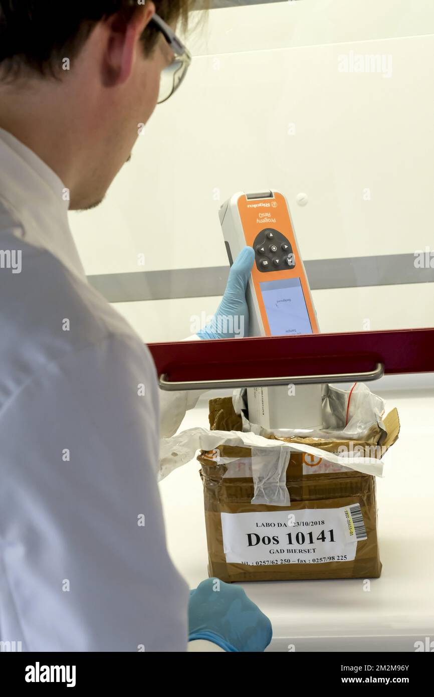 Laboratoriumgebouw hi-res stock photography and images - Alamy