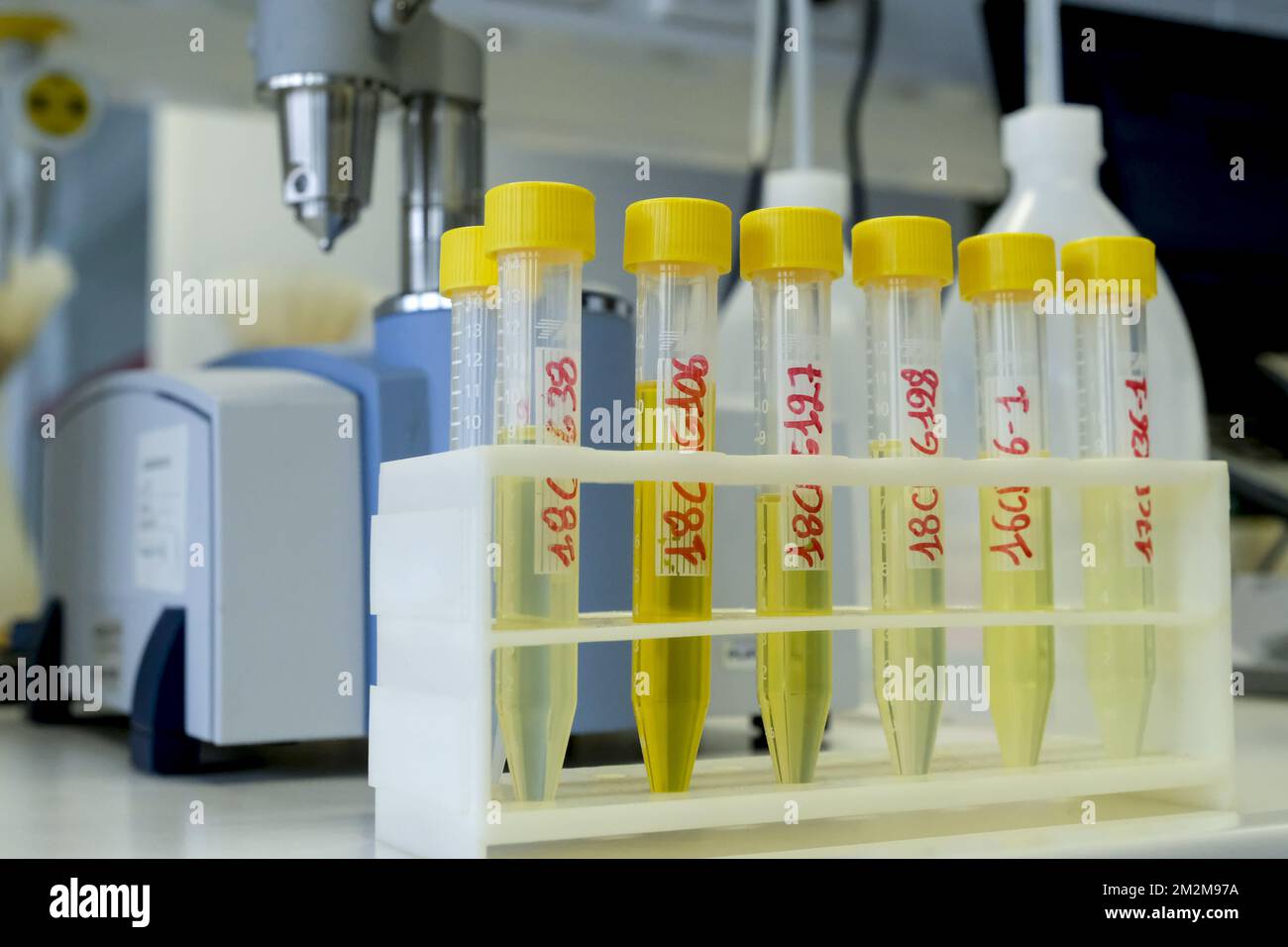 Laboratoriumgebouw hi-res stock photography and images - Alamy