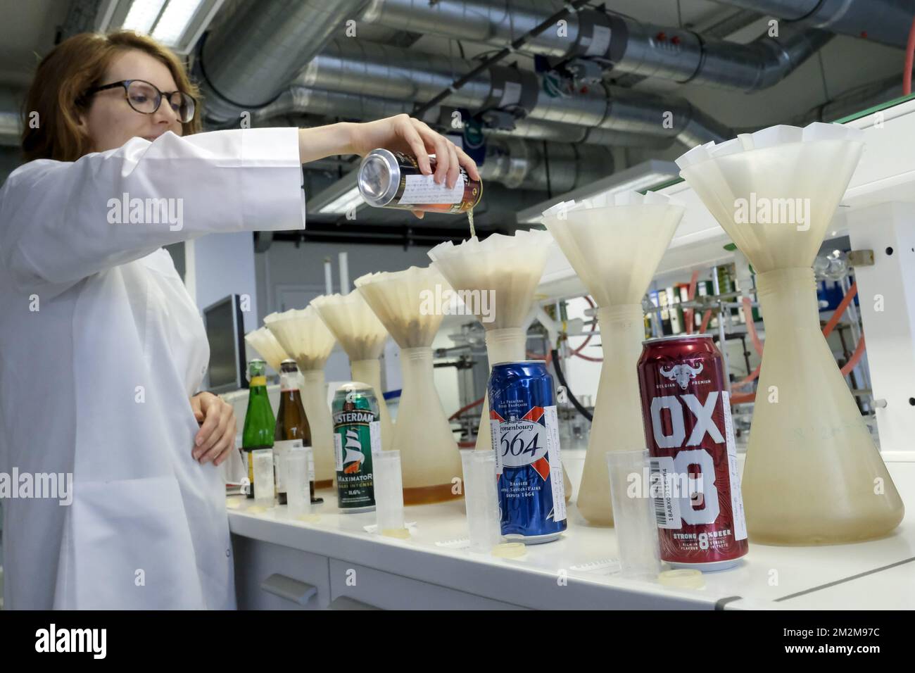 Laboratoriumgebouw hi-res stock photography and images - Alamy