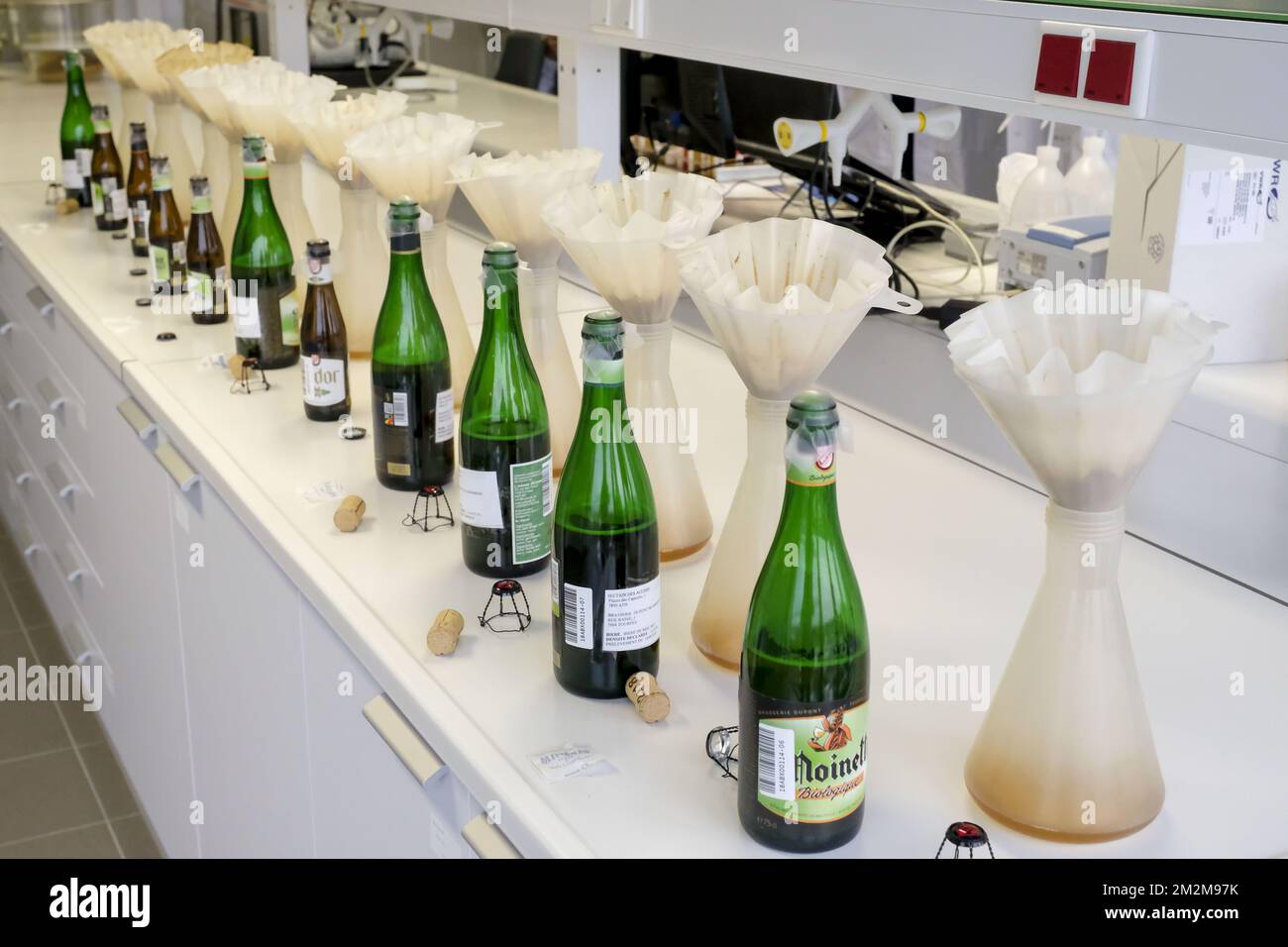 Laboratoriumgebouw hi-res stock photography and images - Alamy