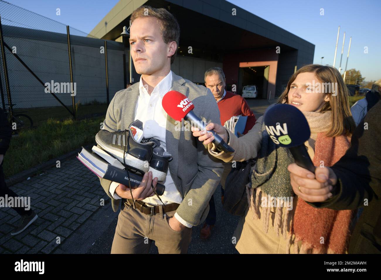 Operation mains propres hi-res stock photography and images - Alamy