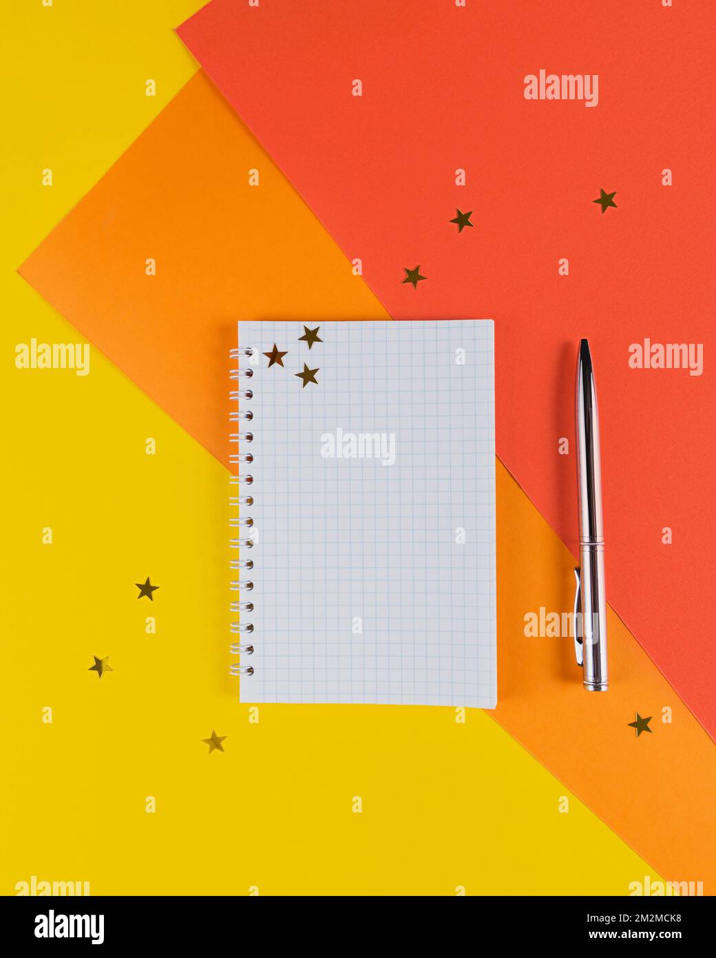 Yellow office desk table hi-res stock photography and images - Alamy