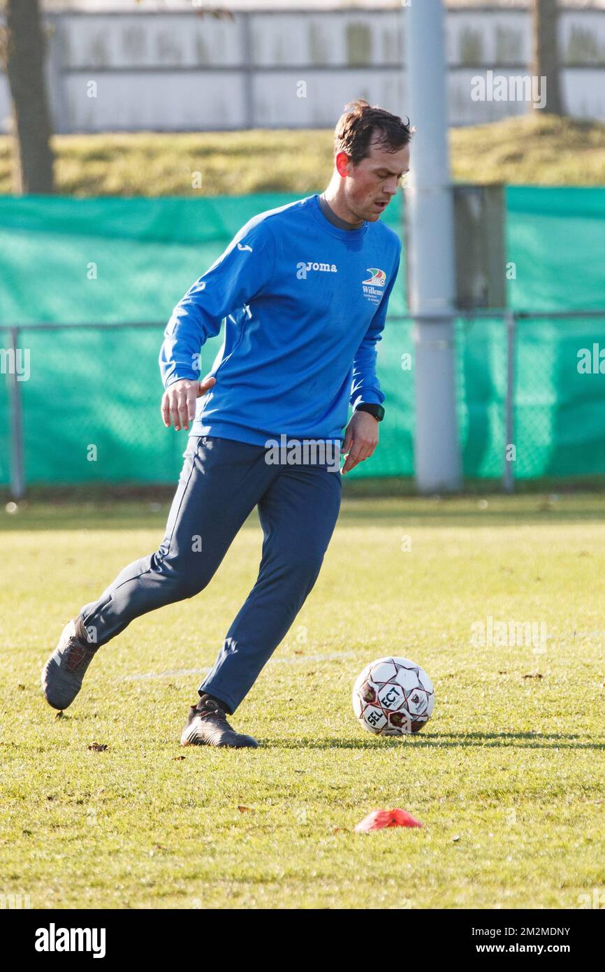 Oostende's Tom De Sutter pictured during a training session of Jupiler ...