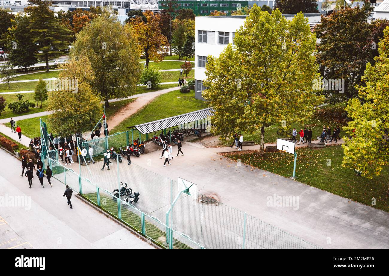 Busy outdoors on student campus on a weekday during classes Stock Photo ...