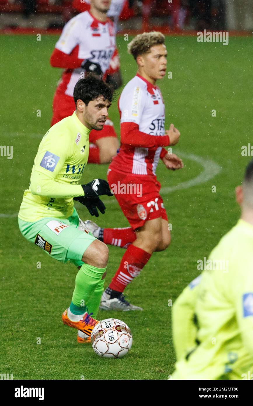 Oostende's Fernando Canesin fights for the ball during a soccer game ...
