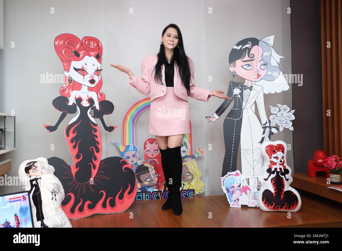 Taiwanese singer, actress, and writer Annie Yi attended the NFT project ...