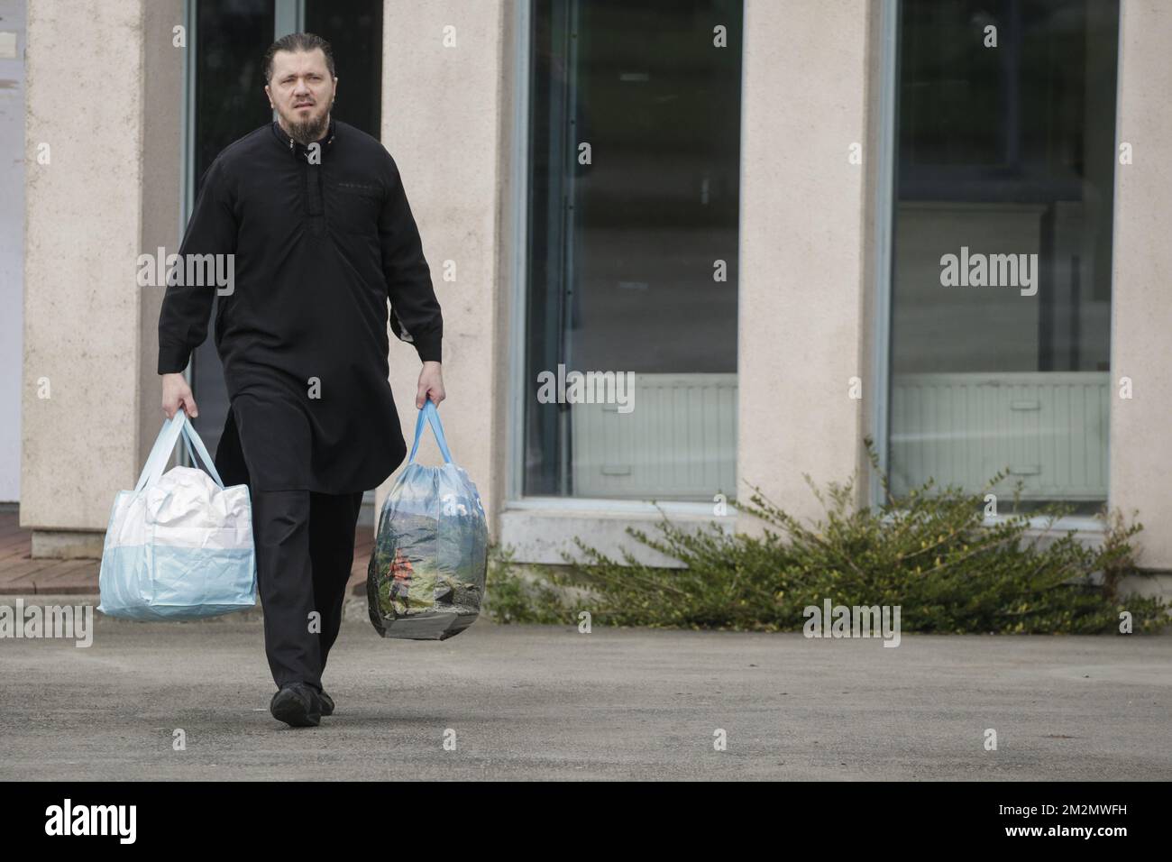 Muslim convert hi-res stock photography and images - Alamy