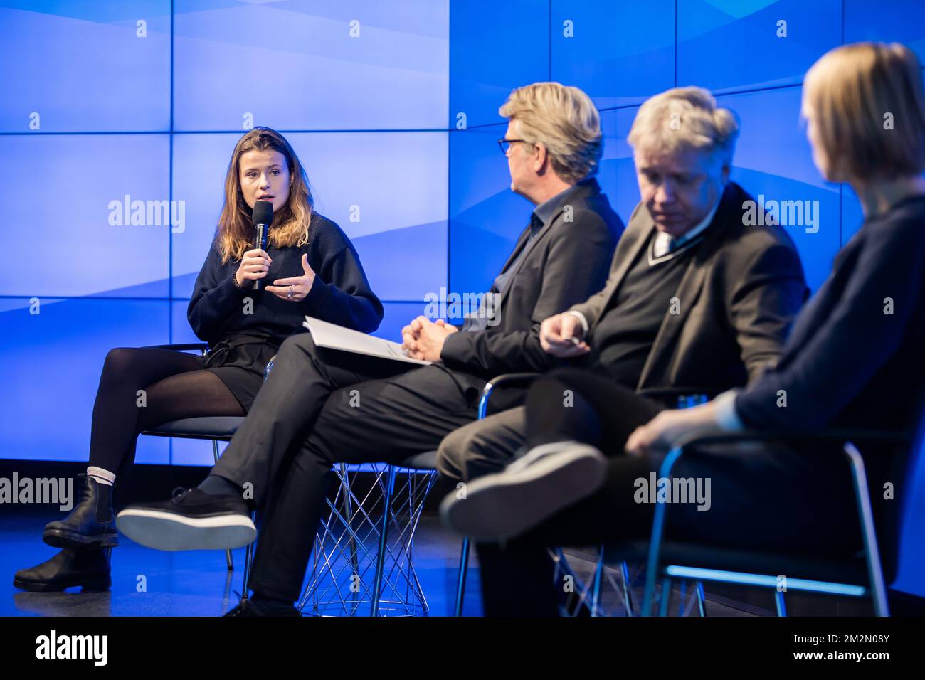 14 December 2022, Berlin: Luisa Neubauer (l-r), climate activist ...