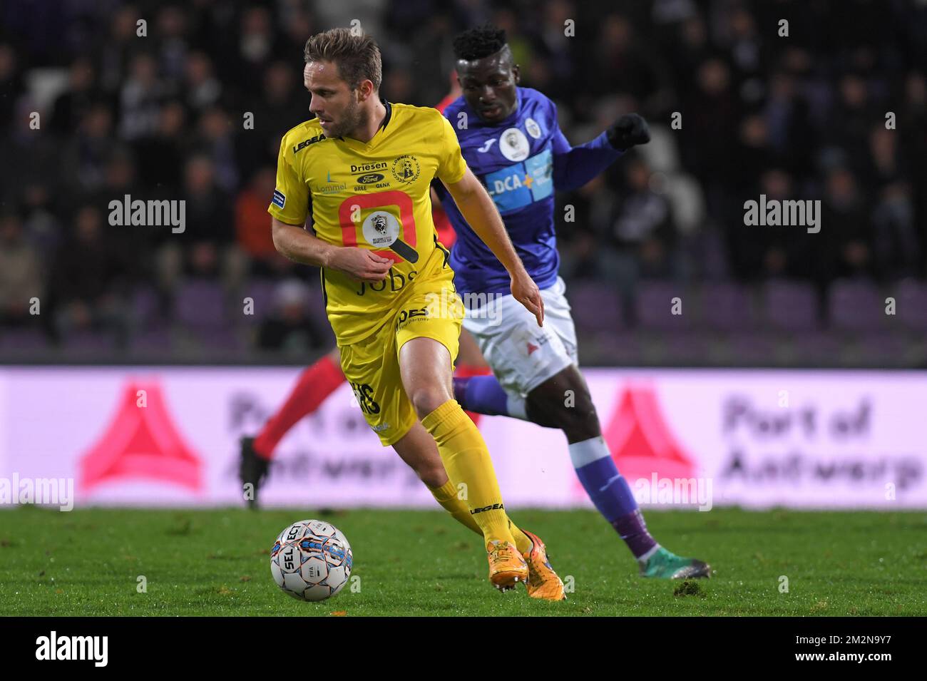 Robin henkens hi-res stock photography and images - Alamy