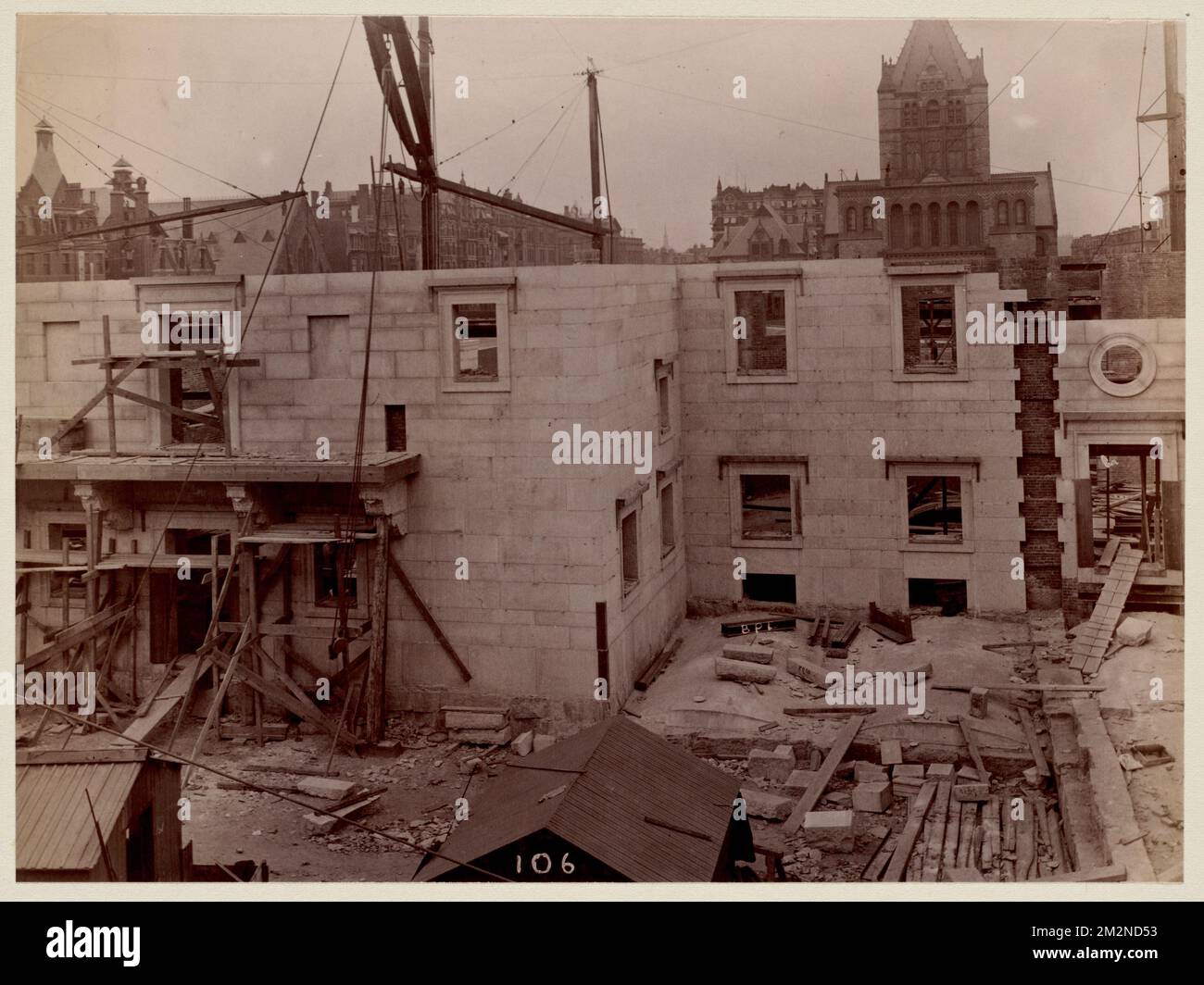 East wall of Courtyard, construction of the McKim Building , Public ...