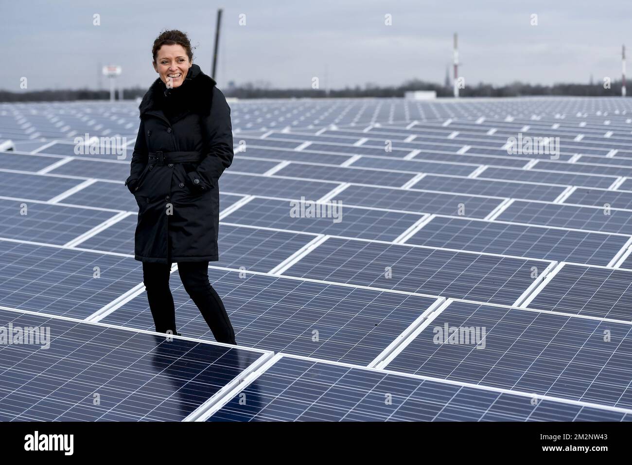 Aldi supermarket with solar roof hi-res stock photography and images ...