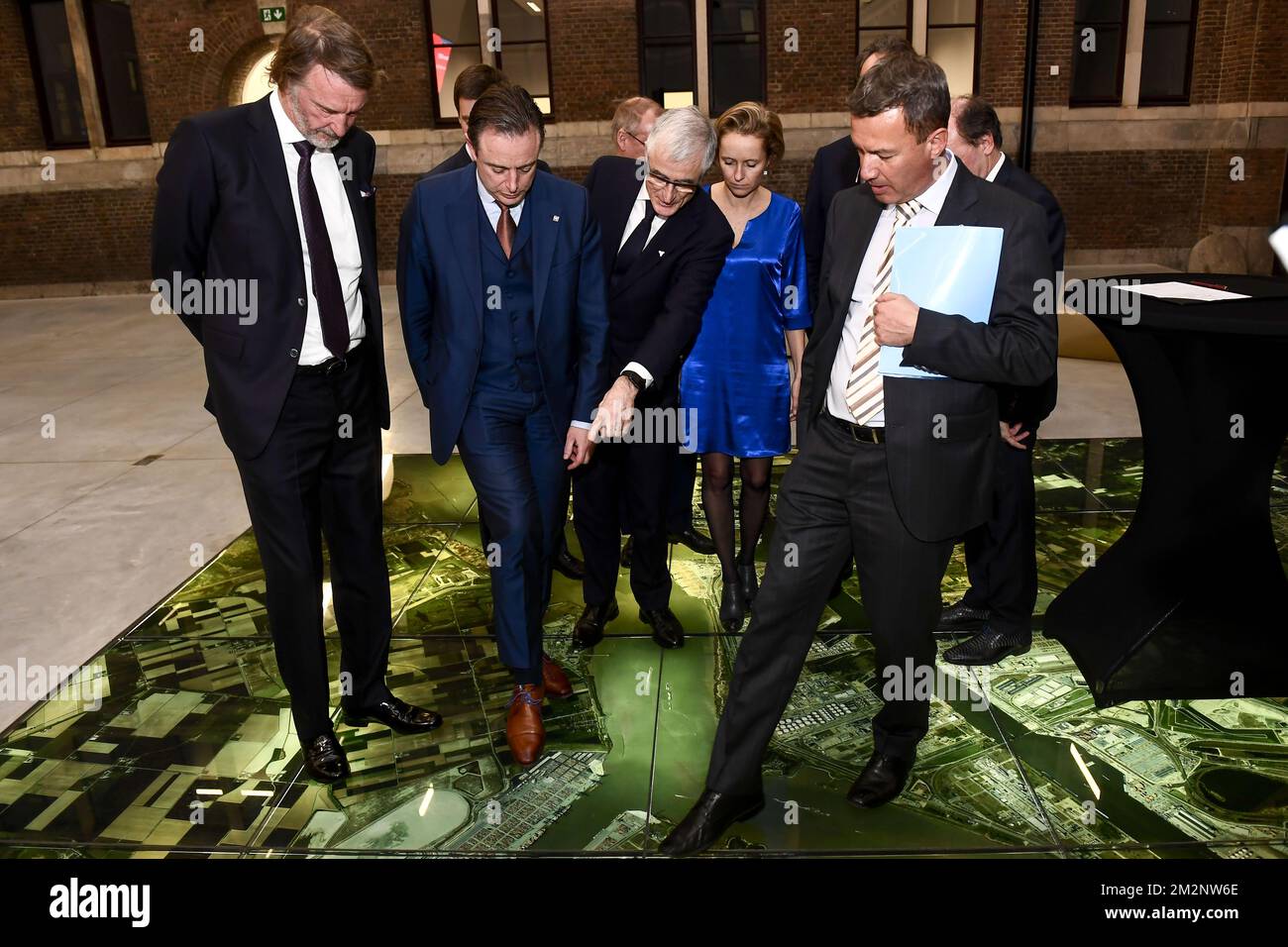 INEOS Group chairman Sir Jim Ratcliffe, Antwerp Mayor Bart De Wever ...