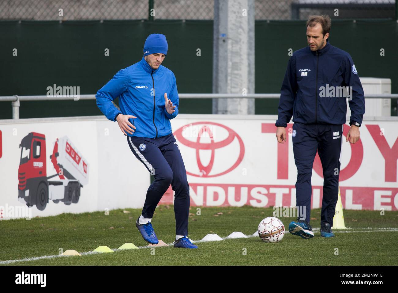 Gent's Giorgi Chakvetadze and Gent's physiotherapist Matti Mortier ...