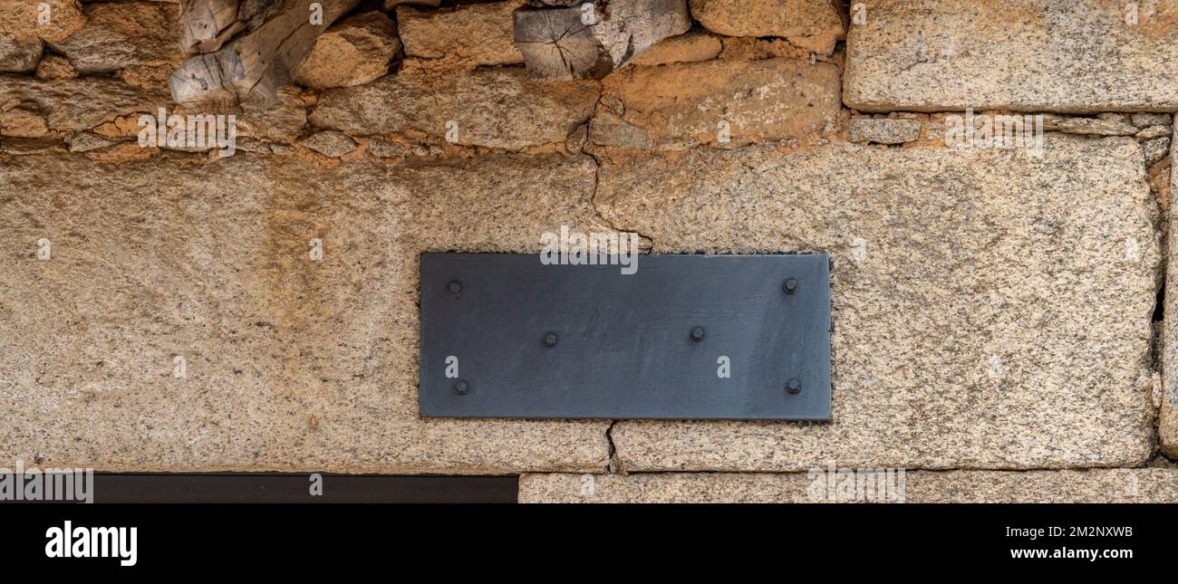 Broken screw hi-res stock photography and images - Alamy