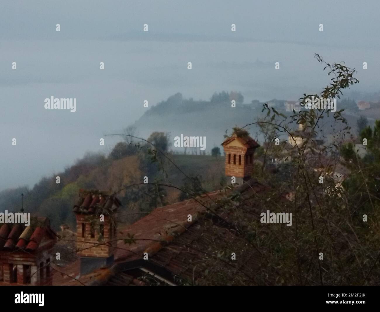 Fog in italy hi-res stock photography and images - Alamy