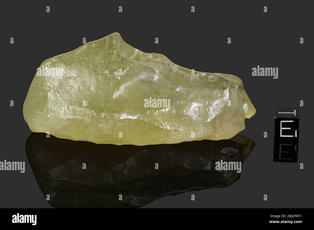 Sample of Libyan glass (LDG Stock Photo - Alamy