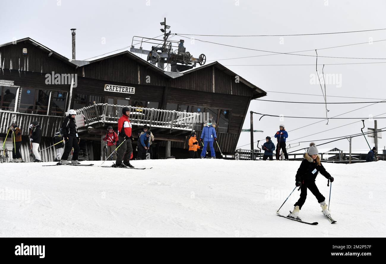 Illustration picture shows people enjoying ski in Ovifat, Waimes ...