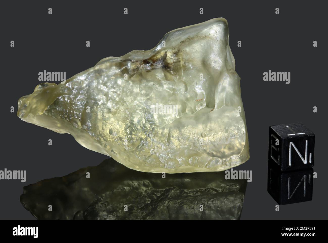 Sample of Libyan glass (LDG Stock Photo - Alamy