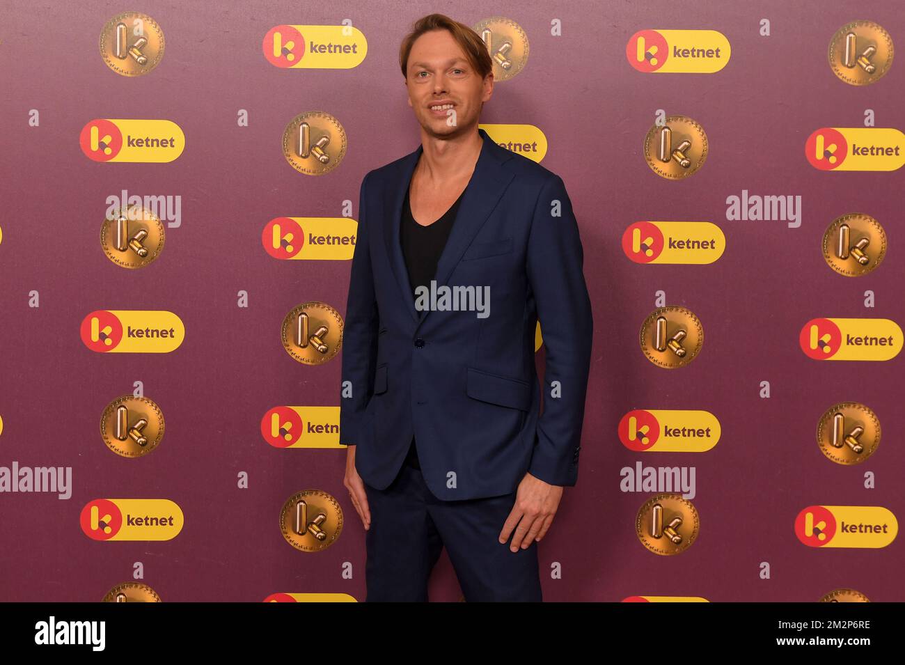 DJ Regi Penxten poses for the photographer during the 'Gala van de ...