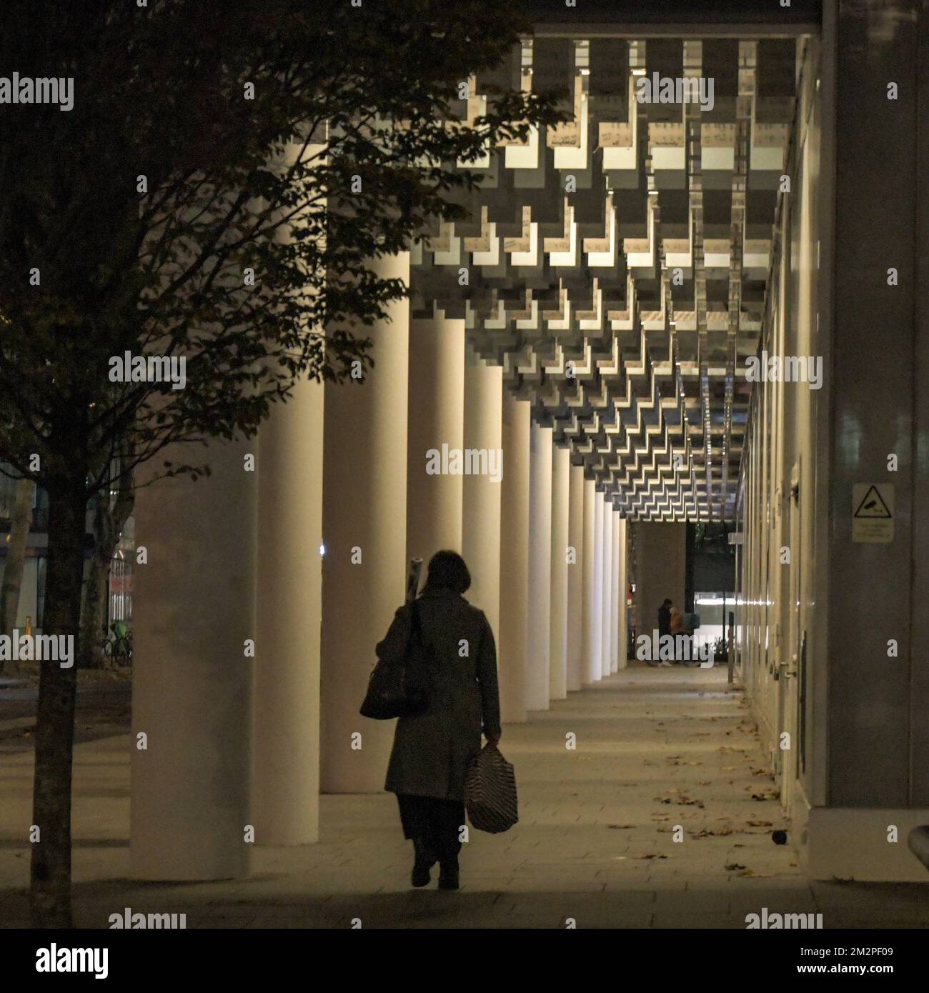 Columned setting hi-res stock photography and images - Alamy