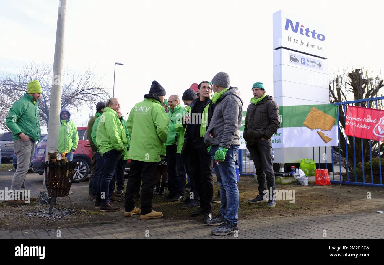 Illustration shows pickets line at the entrance of Genk Nitto plant ...