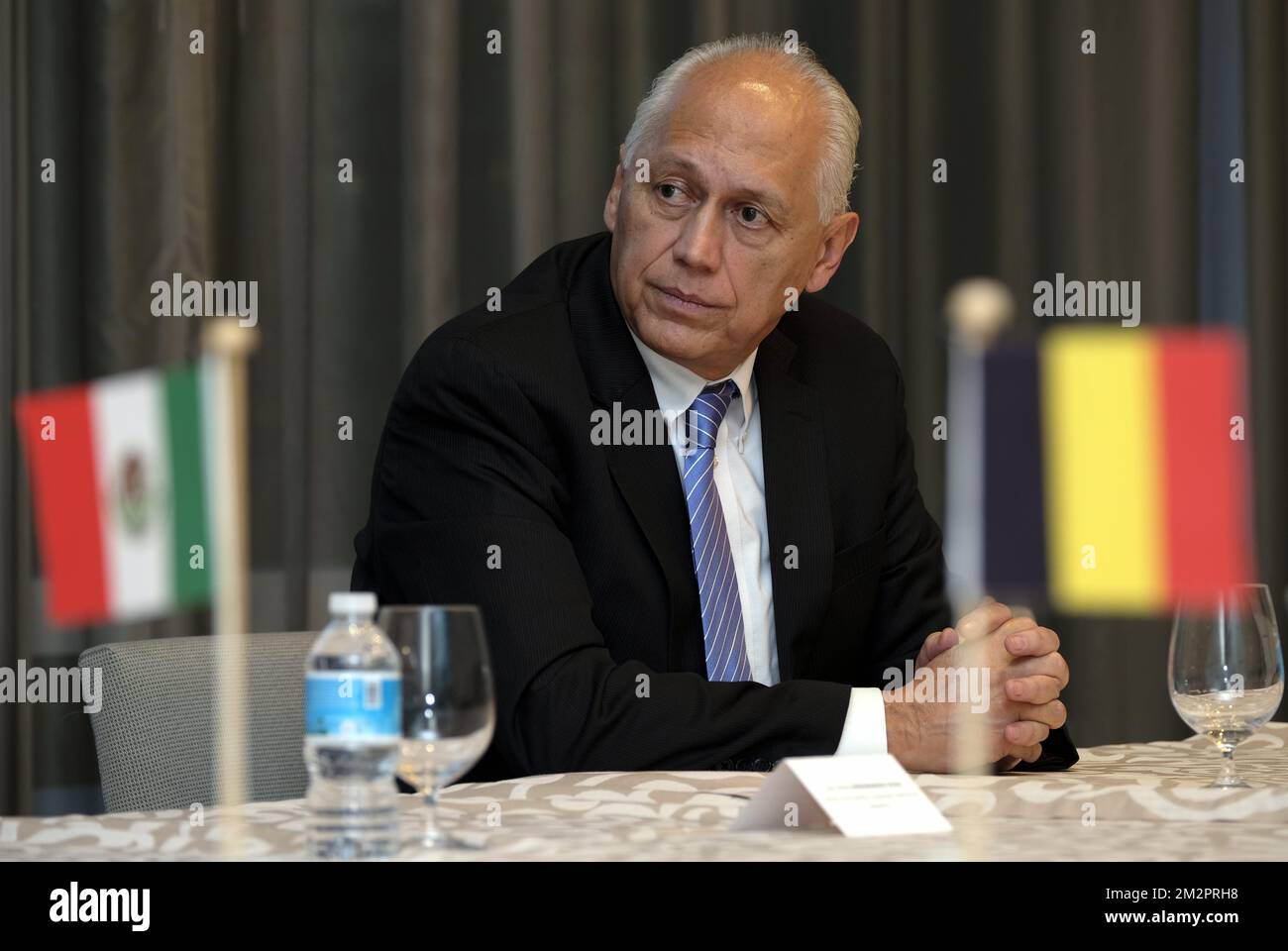 Calidad y servicio hi-res stock photography and images - Alamy