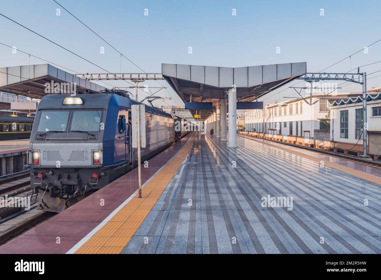 Train stands platform before hi-res stock photography and images - Alamy