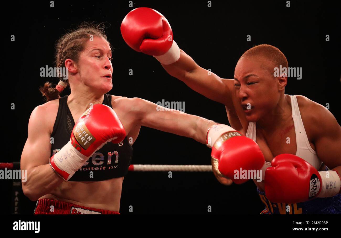 the fight between Belgian Delfine Persoon (L) and US Melissa St Vil (R ...