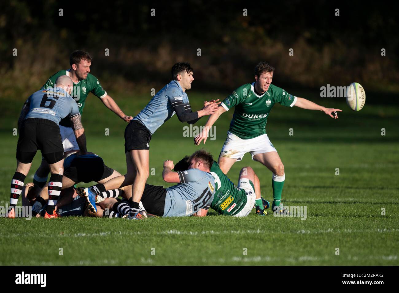 Passing rugby ball hi-res stock photography and images - Alamy