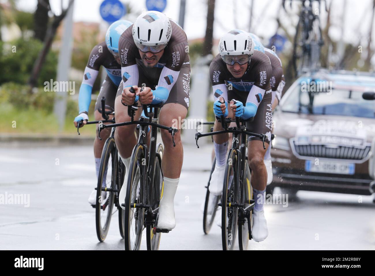 Contre la montre en equipe hi-res stock photography and images - Alamy