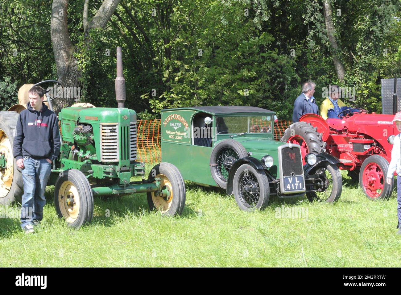 Vintage tractors and cars at a country show Stock Photo - Alamy
