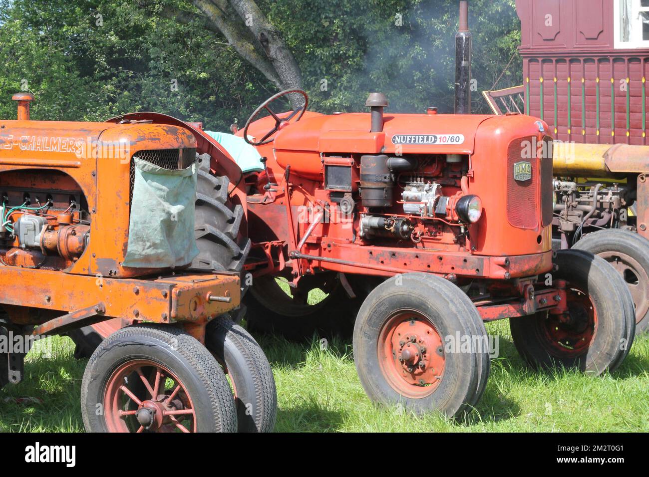 Vintage farm tractors hi-res stock photography and images - Alamy