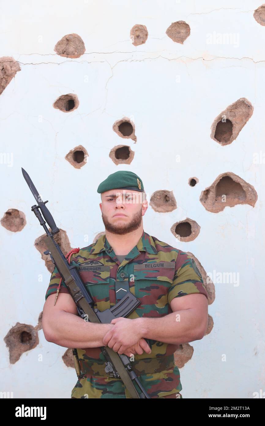 Hutu soldier 1994 hi-res stock photography and images - Alamy