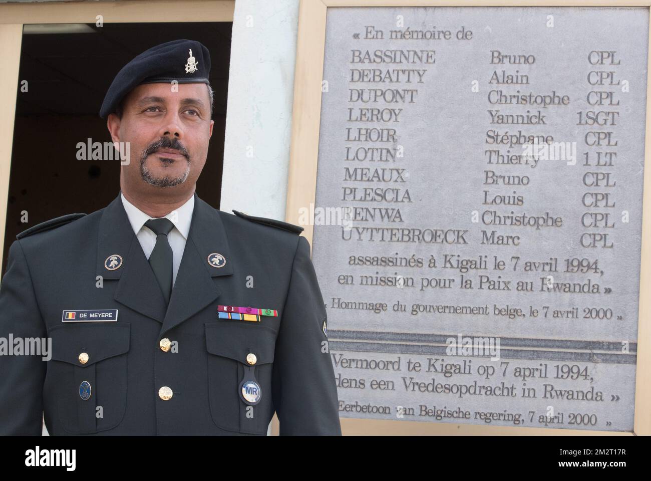 Hutu soldiers 1994 hi-res stock photography and images - Alamy