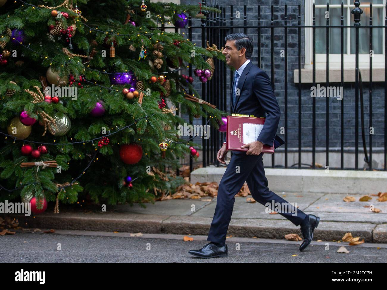 London, England, UK. 14th Dec, 2022. UK Prime Minister RISHI SUNAK leaves 10 Downing Street ...