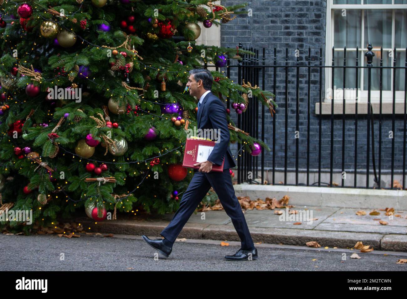 London, England, UK. 14th Dec, 2022. UK Prime Minister RISHI SUNAK leaves 10 Downing Street ...