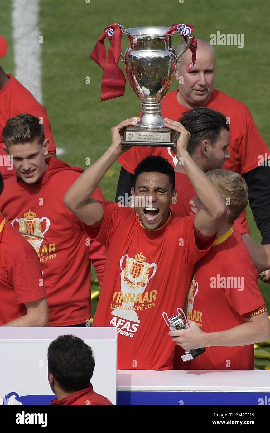 Mechelen's Igor de Camargo celebrates after winning a soccer game ...