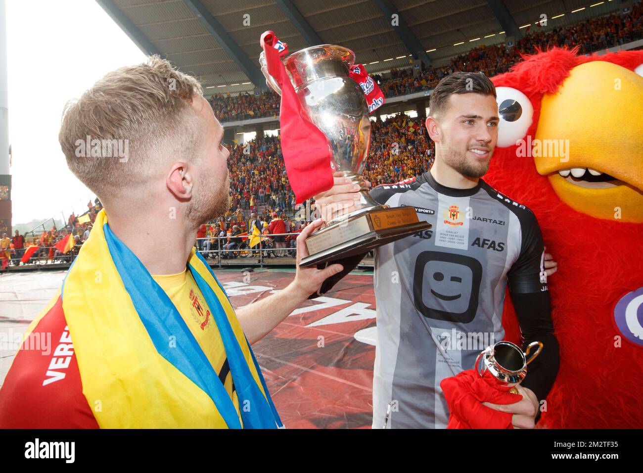 Mechelen's Gustav Engvall and Mechelen's goalkeeper Michael Verrips ...