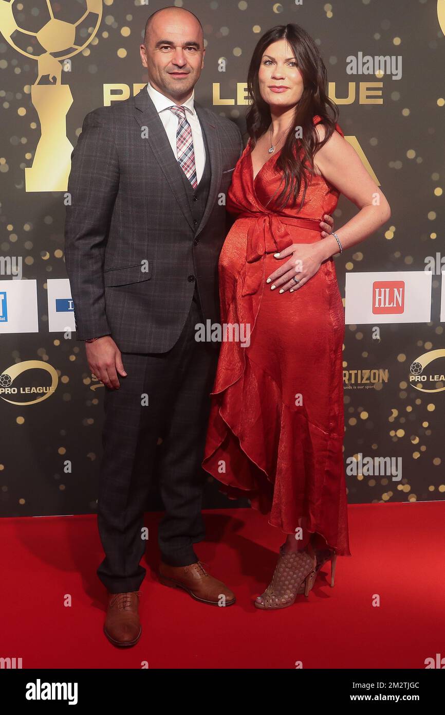 Red Devils Head Coach Roberto Martinez And His Pregnant Wife Beth Red Devils Head Coach Roberto Martinez And His Pregnant Wife Beth